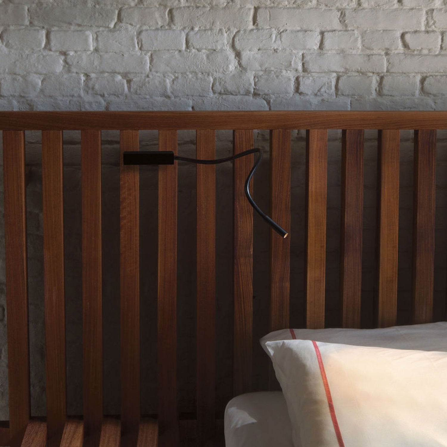 Trizo21 Scar-Lite 1FDS Built-up Switch Reading Light with Plug | LampTwist