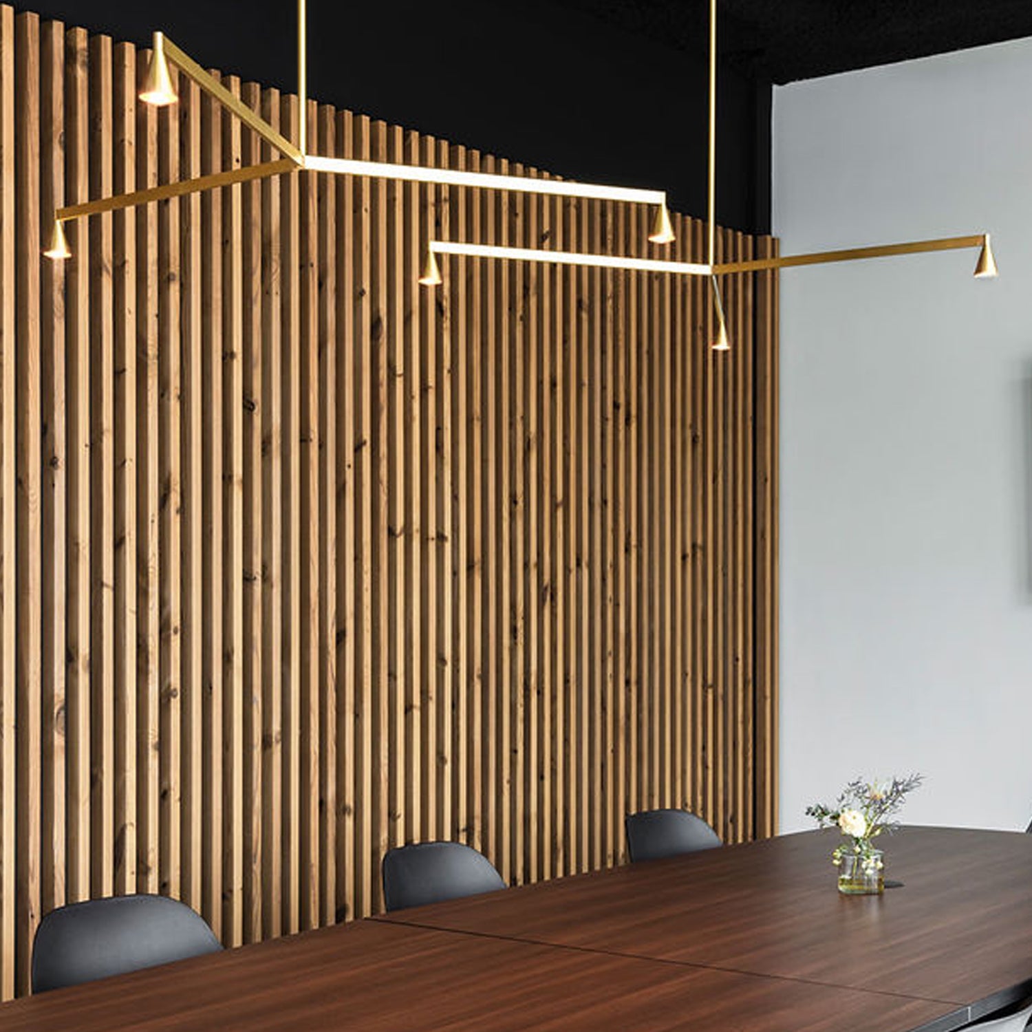 Trizo21 Austere 1Y RS16 Chandelier | LampTwist