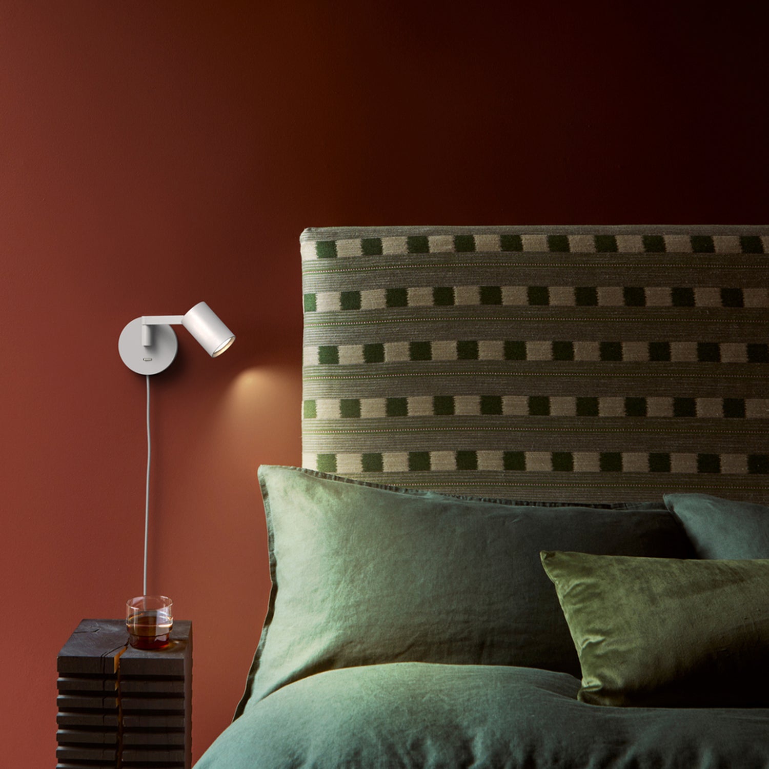 Astro Ascoli Swing Plug-in Reading Light | LampTwist