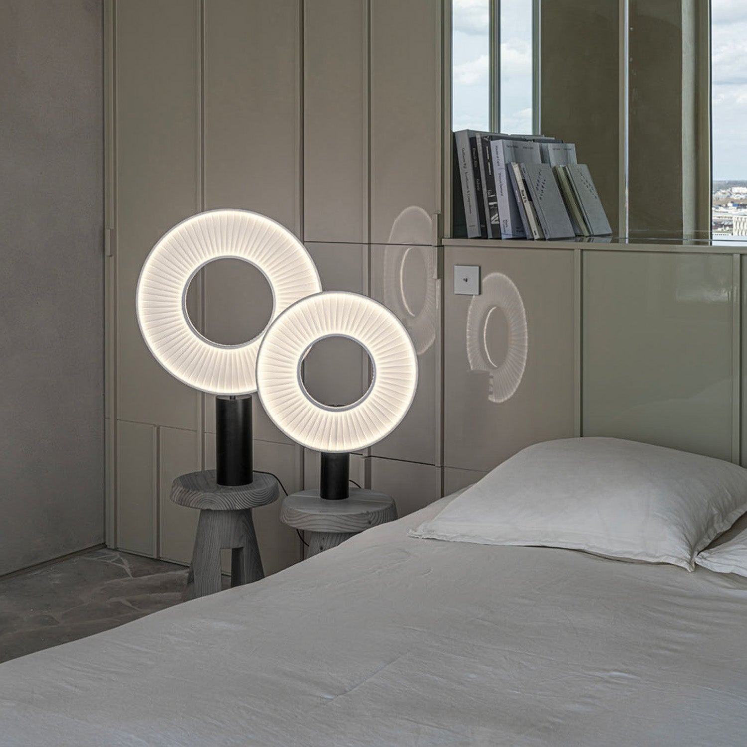 10 HEURES 10 Iris Table Lamp