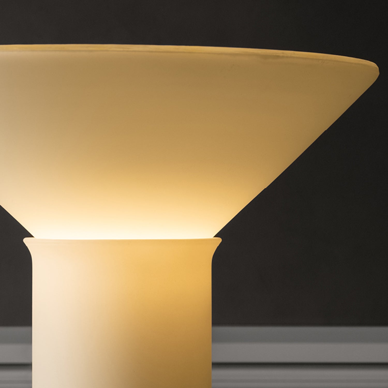 A-emotional light Era Table Lamp | LampTwist