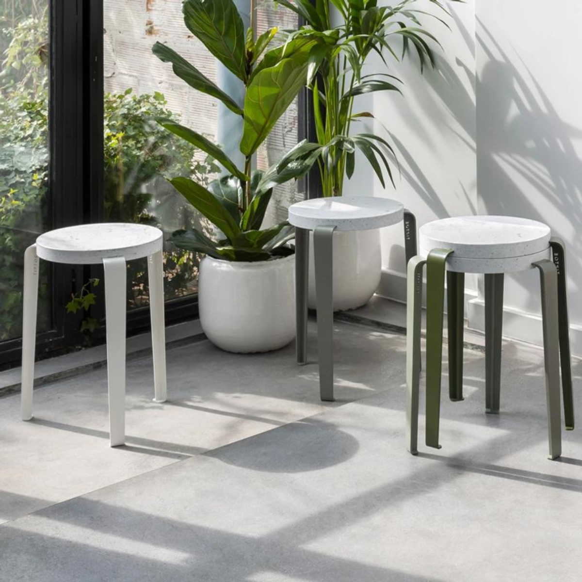 Tiptoe Lou Recycled Plastic Venezia Stool | LampTwist