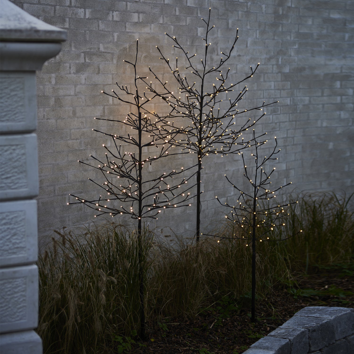 Sirius Noah Outdoor Tree on Spike