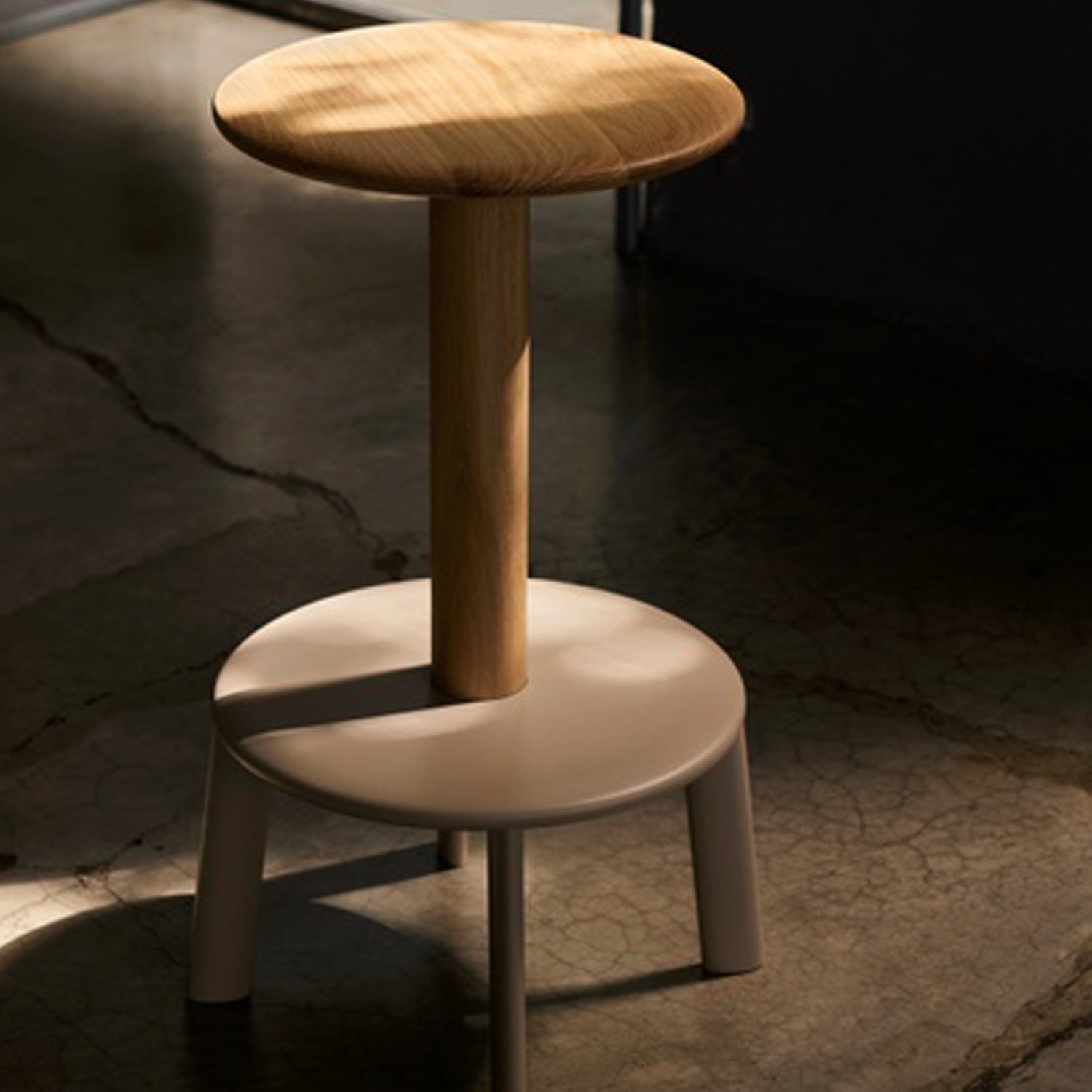 &Tradition AV39 / AV40 Massif Bar Stool | LampTwist