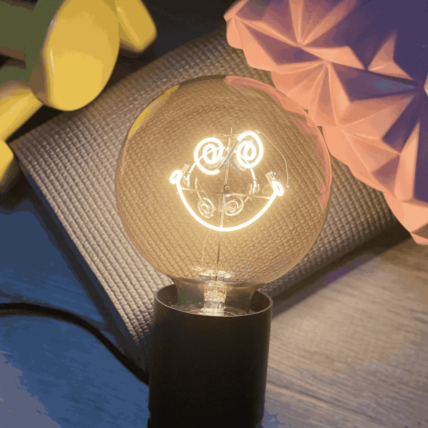 MITB by Elements Lighting Smiley World Confused E27 Bulb | LampTwist