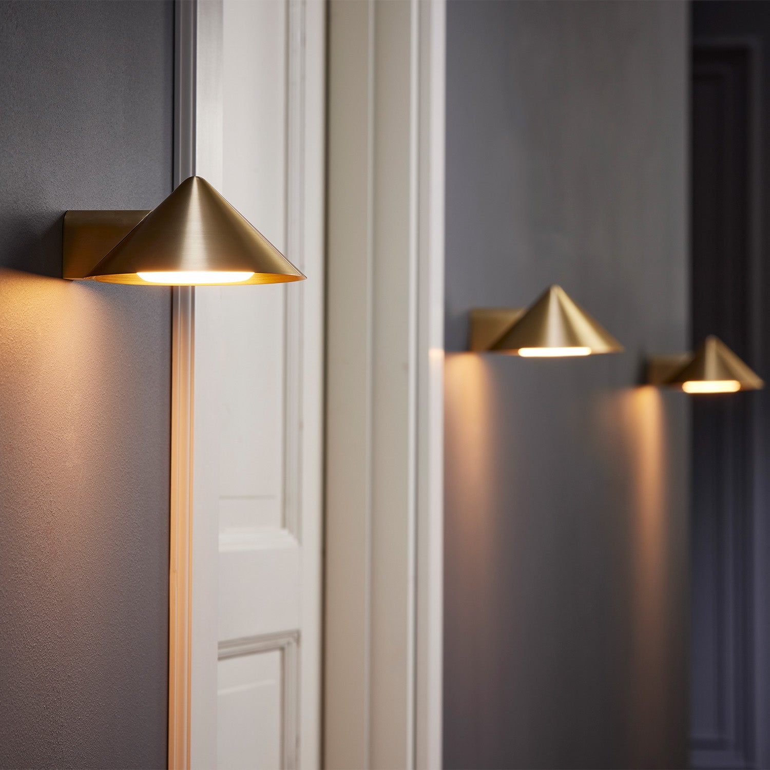 Frandsen Grasp Wall Lamp