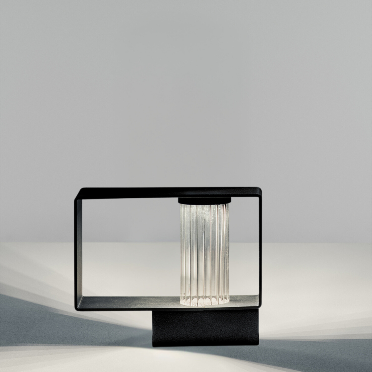 Estiluz Frame Low Outdoor Bollard | LampTwist