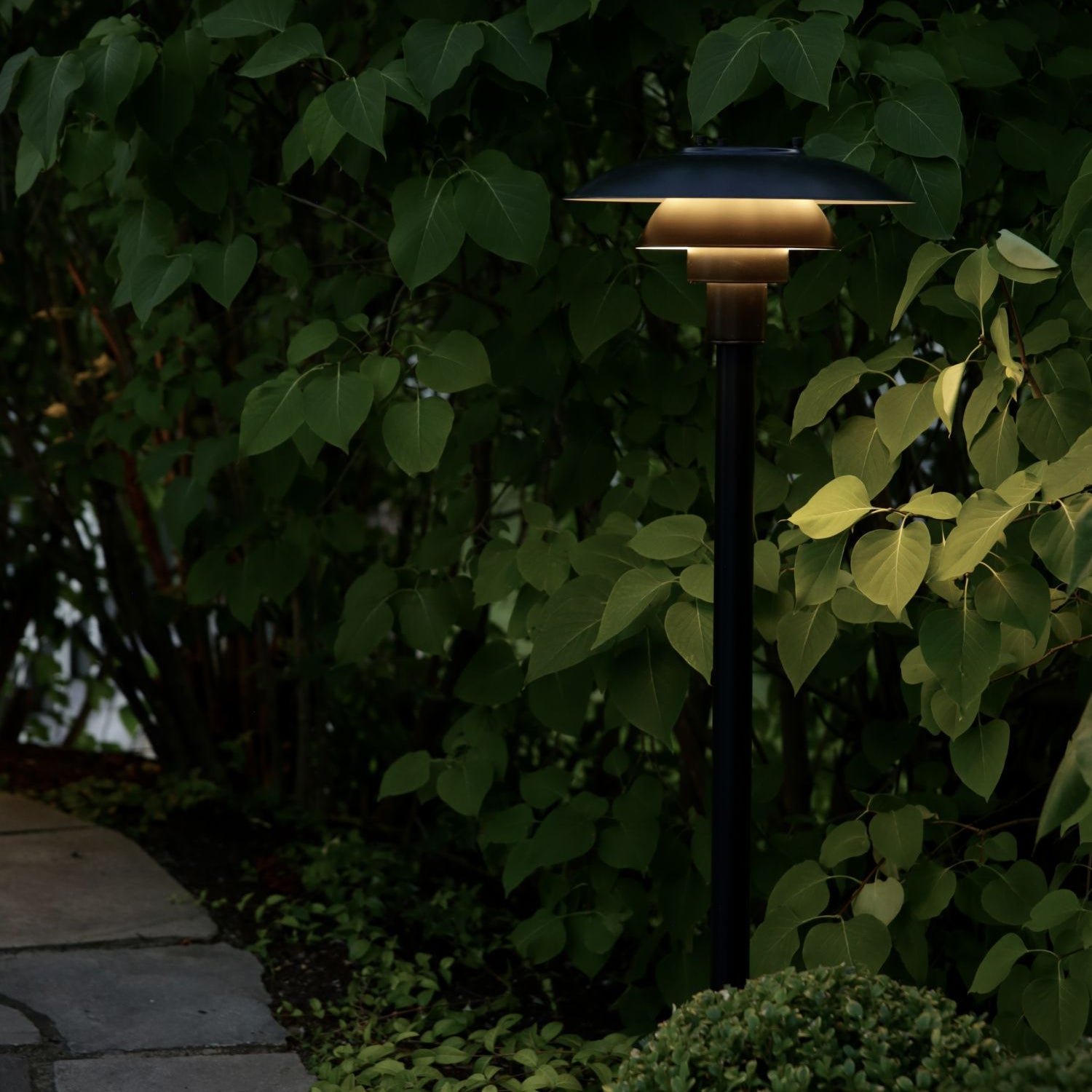 Louis Poulsen PH 3-2½ Bollard | LampTwist