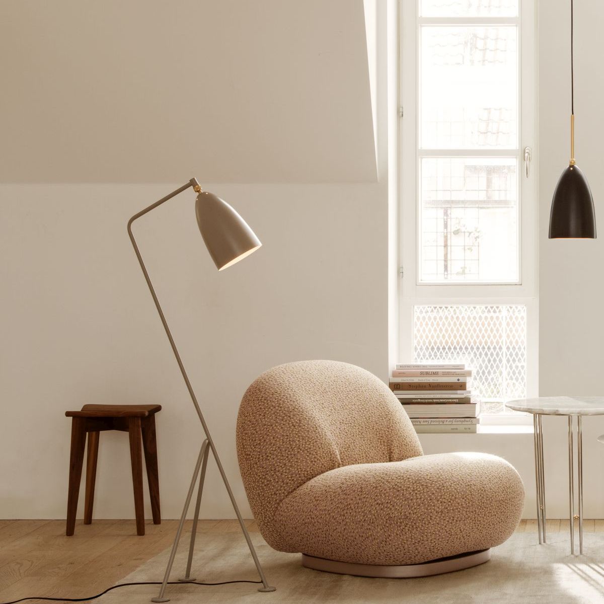 Gubi Gräshoppa Floor Lamp